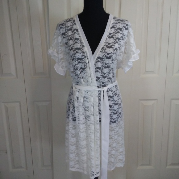 Apt. 9 | Intimates & Sleepwear | Apt 9 Cream Stretch Lace Robe | Poshmark